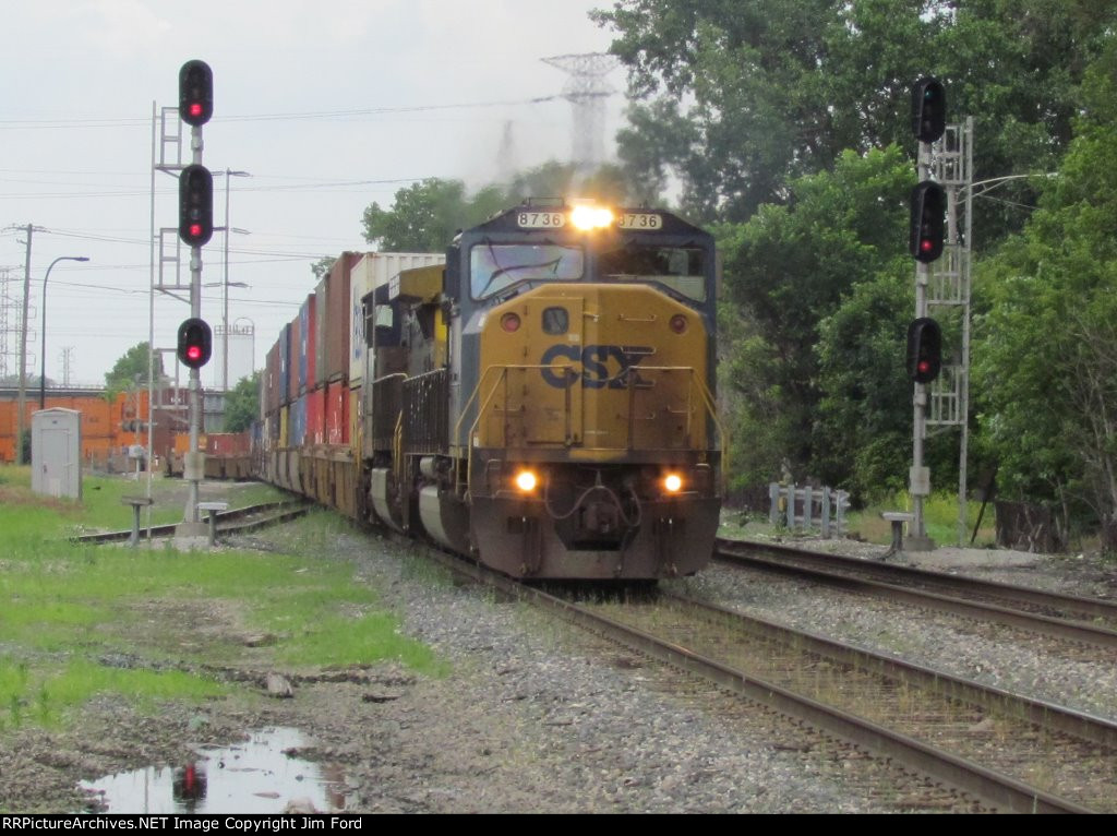 CSXT 8736